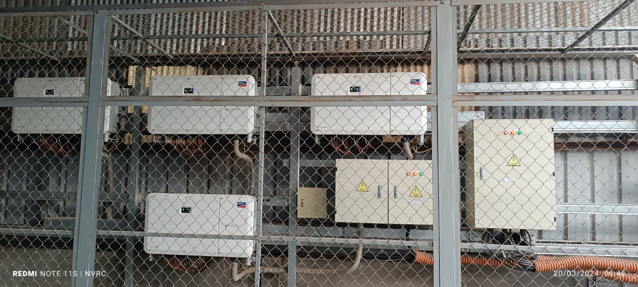 Vệ sinh hệ thống Điện năng lượng mặt trời Solar cho Công ty TNHH TDS ...